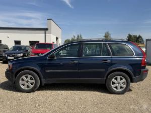 Blue Volvo XC90 2004 in Siauliai, with an engine capacity of 2.40 L and mileage of 239 thousand km for 3000 €, photo 10 on AUTOMOTO.COM.LV