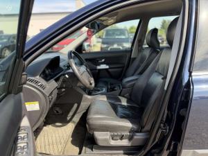 Blue Volvo XC90 2004 in Siauliai, with an engine capacity of 2.40 L and mileage of 239 thousand km for 3000 €, photo 11 on AUTOMOTO.COM.LV