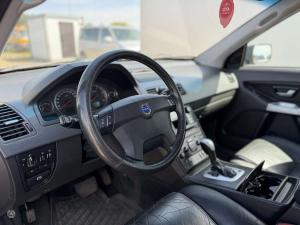 Blue Volvo XC90 2004 in Siauliai, with an engine capacity of 2.40 L and mileage of 239 thousand km for 3000 €, photo 19 on AUTOMOTO.COM.LV