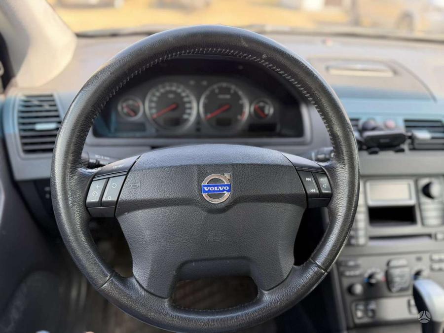 Blue Volvo XC90 2004 in Siauliai, with an engine capacity of 2.40 L and mileage of 239 thousand km for 3000 €, photo 20 on AUTOMOTO.COM.LV