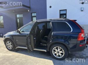 Blue Volvo XC90 2004 in Riga, with an engine capacity of 2.40 L and mileage of 397 thousand km for 1400 €, photo 19 on AUTOMOTO.COM.LV
