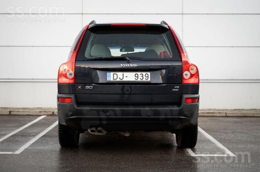 Zils Volvo XC90 2005 Rīga, ar dzinēja tilpumu 2.40 L un nobraukumu 430 tūkst. km par 2900 €, foto 4 vietnē AUTOMOTO.COM.LV