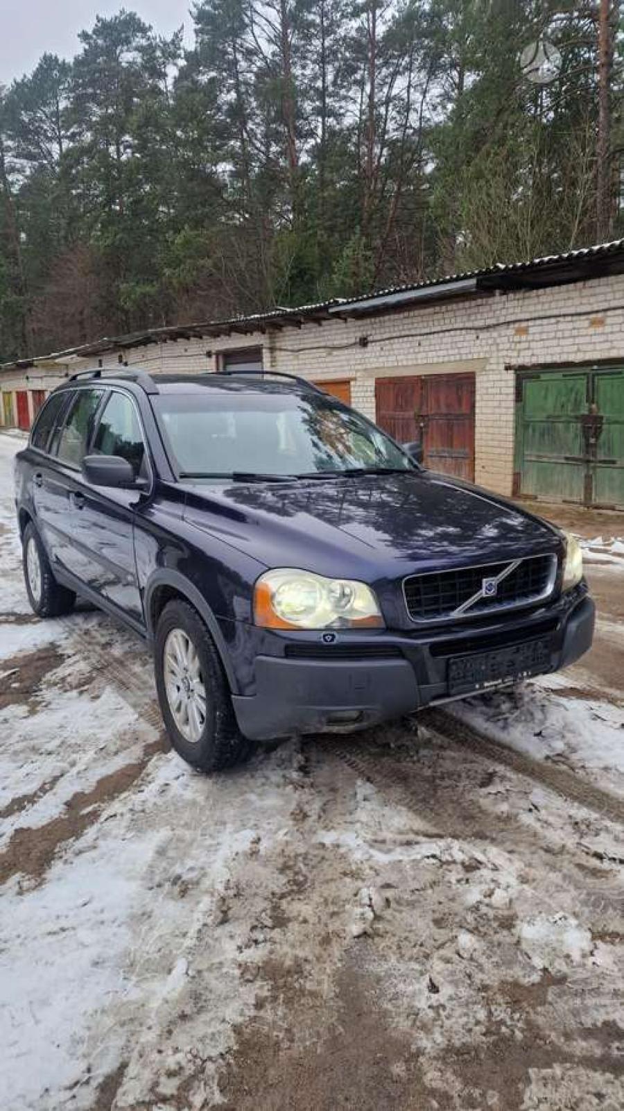 Blue Volvo XC90 2005 in Druskininkai, with an engine capacity of 2.40 L and mileage of 344 thousand km for 4100 €, photo 1 on AUTOMOTO.COM.LV