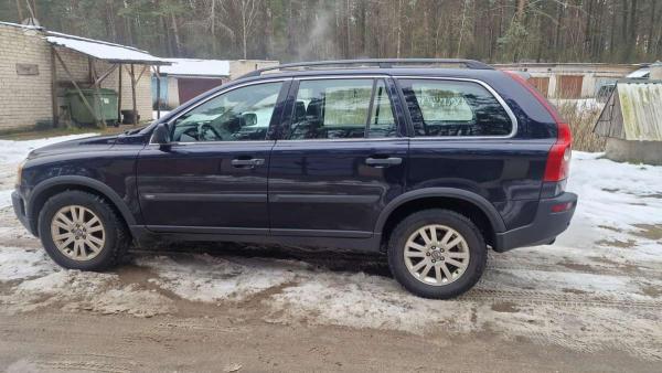 Zils Volvo XC90 2005 Druskininkai, ar dzinēja tilpumu 2.40 L un nobraukumu 344 tūkst. km par 4100 €, foto 5 vietnē AUTOMOTO.COM.LV