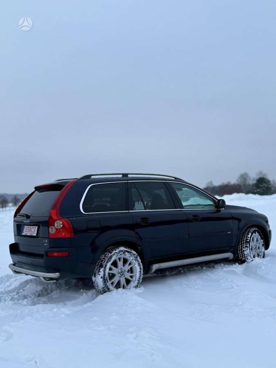 Zils Volvo XC90 2005 Viļņa, ar dzinēja tilpumu 4.40 L un nobraukumu 255 tūkst. km par 3000 €, foto 17 vietnē AUTOMOTO.COM.LV