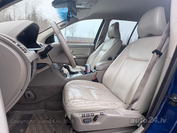 Blue Volvo XC90 2005 in Rapla, with an engine capacity of 2.40 L and mileage of 446 thousand km for 3500 €, photo 9 on AUTOMOTO.COM.LV