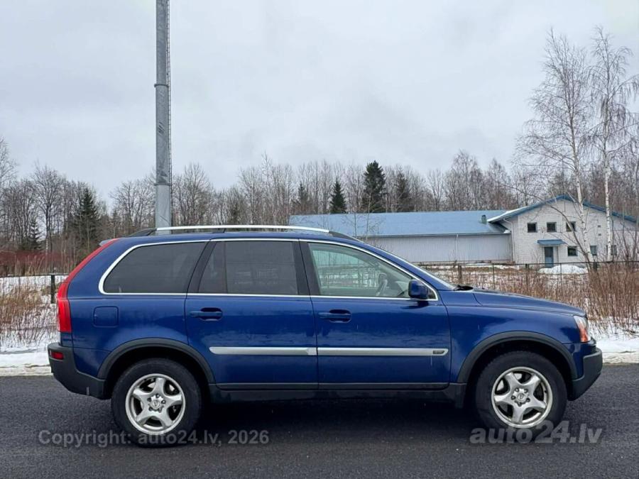 Zils Volvo XC90 2005 Tallina, ar dzinēja tilpumu 2.40 L un nobraukumu 0 tūkst. km par 4200 €, foto 4 vietnē AUTOMOTO.COM.LV