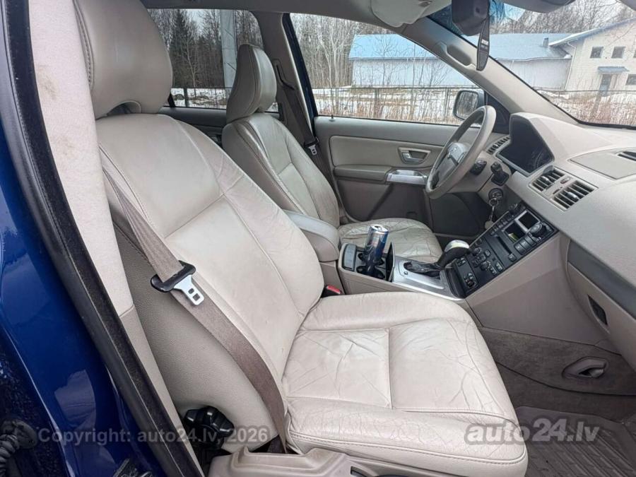Zils Volvo XC90 2005 Tallina, ar dzinēja tilpumu 2.40 L un nobraukumu 0 tūkst. km par 4200 €, foto 5 vietnē AUTOMOTO.COM.LV