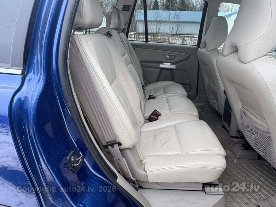Zils Volvo XC90 2005 Tallina, ar dzinēja tilpumu 2.40 L un nobraukumu 0 tūkst. km par 4200 €, foto 6 vietnē AUTOMOTO.COM.LV