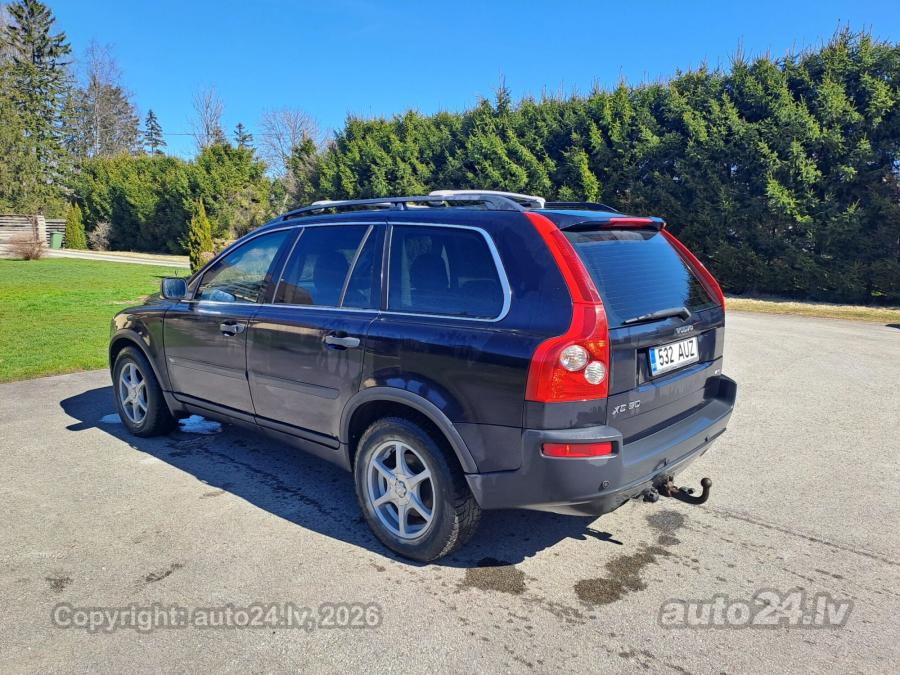 Blue Volvo XC90 2005 in Tallinn, with an engine capacity of 2.40 L and mileage of 450 thousand km for 2450 €, photo 1 on AUTOMOTO.COM.LV