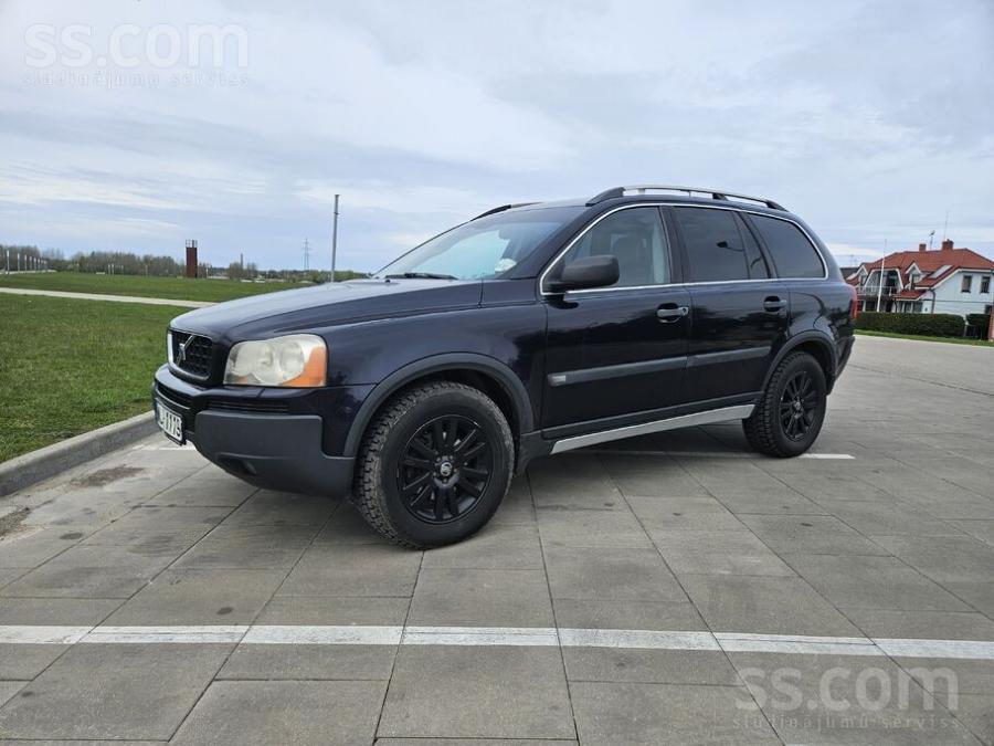 Zils Volvo XC90 2005 Ogre, ar dzinēja tilpumu 2.40 L un nobraukumu 317 tūkst. km par 3750 €, foto 3 vietnē AUTOMOTO.COM.LV