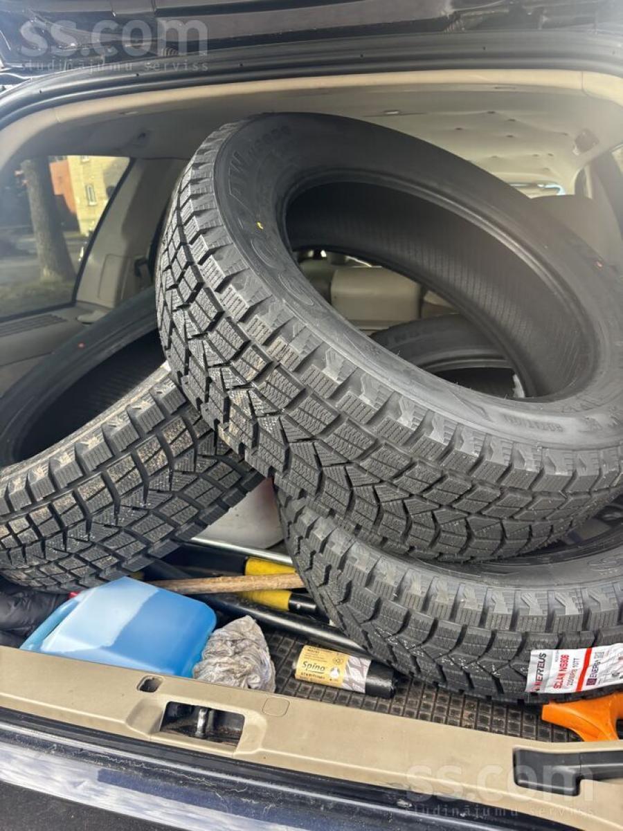 Zils Volvo XC90 2005 Daugavpils, ar dzinēja tilpumu 2.40 L un nobraukumu 0 tūkst. km par 3500 €, foto 7 vietnē AUTOMOTO.COM.LV