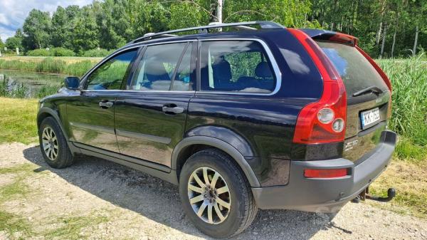 Blue Volvo XC90 2005 in Aizkraukle, with an engine capacity of 2.40 L and mileage of 313 thousand km for 2500 €, photo 4 on AUTOMOTO.COM.LV