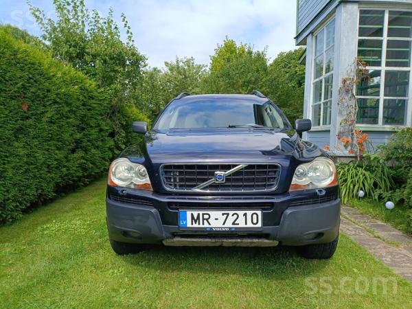 Blue Volvo XC90 2005 in Riga, with an engine capacity of 2.40 L and mileage of 363 thousand km for 3100 €, photo 2 on AUTOMOTO.COM.LV