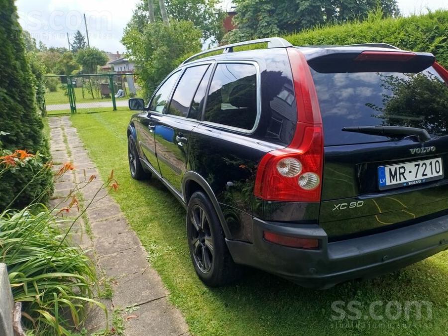 Blue Volvo XC90 2005 in Riga, with an engine capacity of 2.40 L and mileage of 363 thousand km for 3100 €, photo 6 on AUTOMOTO.COM.LV