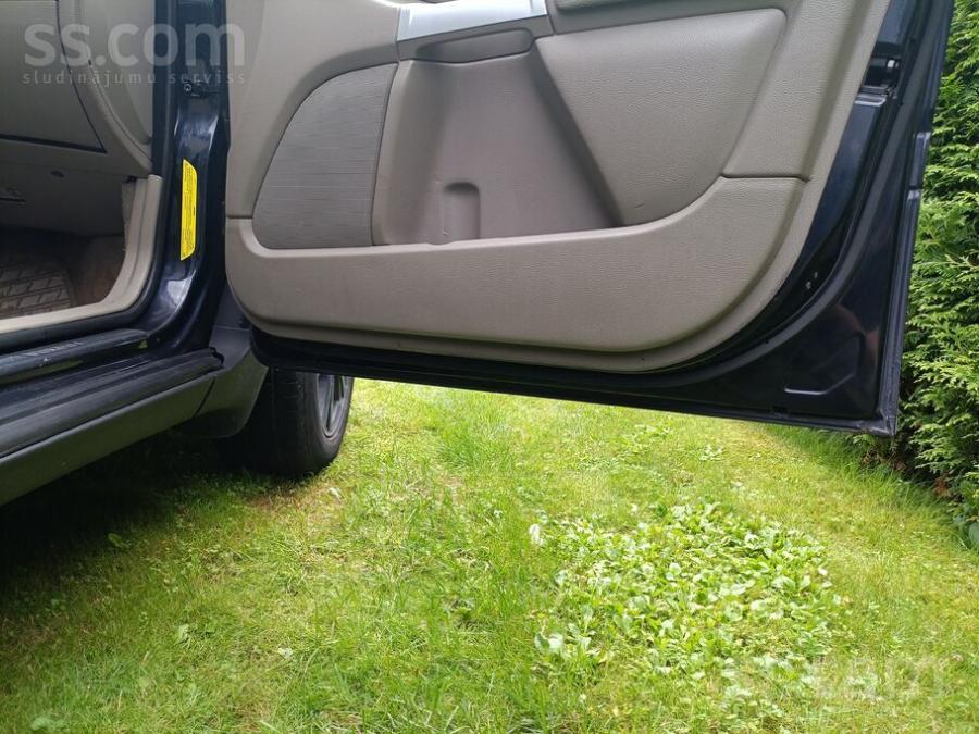 Blue Volvo XC90 2005 in Riga, with an engine capacity of 2.40 L and mileage of 363 thousand km for 3100 €, photo 10 on AUTOMOTO.COM.LV