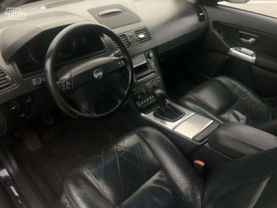 Zils Volvo XC90 2005 Marijampole, ar dzinēja tilpumu 2.40 L un nobraukumu 345 tūkst. km par 3999 €, foto 13 vietnē AUTOMOTO.COM.LV
