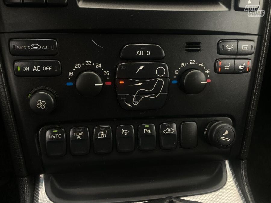 Zils Volvo XC90 2005 Marijampole, ar dzinēja tilpumu 2.40 L un nobraukumu 345 tūkst. km par 3999 €, foto 24 vietnē AUTOMOTO.COM.LV