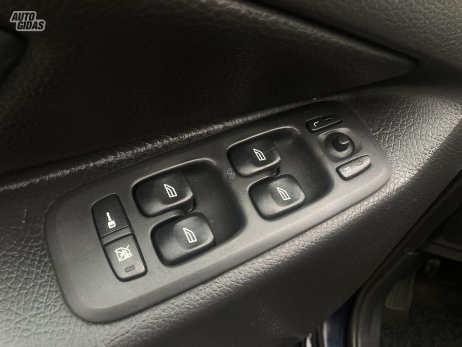 Zils Volvo XC90 2005 Marijampole, ar dzinēja tilpumu 2.40 L un nobraukumu 345 tūkst. km par 3999 €, foto 34 vietnē AUTOMOTO.COM.LV