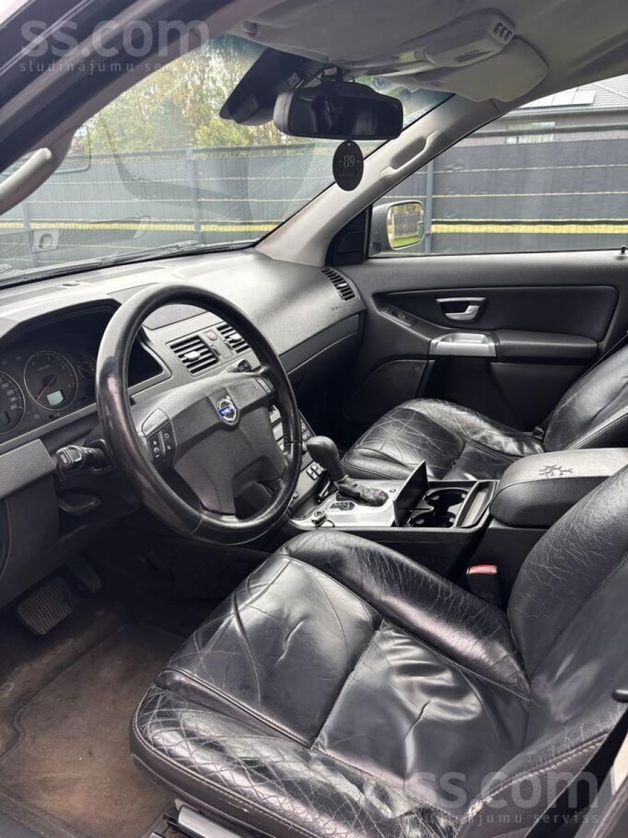 Zils Volvo XC90 2005 Rīga, ar dzinēja tilpumu 2.40 L un nobraukumu 567 tūkst. km par 2550 €, foto 4 vietnē AUTOMOTO.COM.LV
