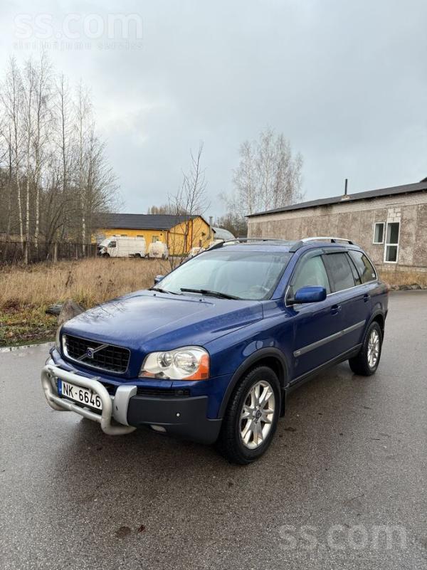 Blue Volvo XC90 2006 in Tukums, with an engine capacity of 2.40 L and mileage of 293 thousand km for 3990 €, photo 10 on AUTOMOTO.COM.LV