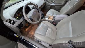 Zils Volvo XC90 2006 Rīga, ar dzinēja tilpumu 2.40 L un nobraukumu 300 tūkst. km par 4700 €, foto  vietnē AUTOMOTO.COM.LV