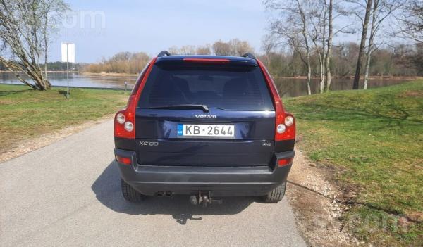 Zils Volvo XC90 2006 Rīga, ar dzinēja tilpumu 2.40 L un nobraukumu 366 tūkst. km par 3000 €, foto 7 vietnē AUTOMOTO.COM.LV