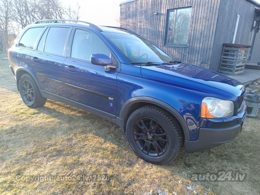 Blue Volvo XC90 2006 in Haapsalu, with an engine capacity of 2.40 L and mileage of 399 thousand km for 5900 €, photo 5 on AUTOMOTO.COM.LV