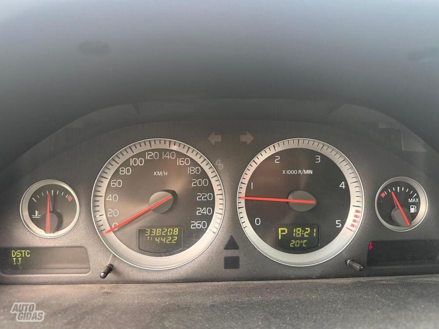 Zils Volvo XC90 2006 Viļņa, ar dzinēja tilpumu 2.40 L un nobraukumu 336 tūkst. km par 3300 €, foto 17 vietnē AUTOMOTO.COM.LV