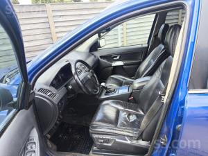 Blue Volvo XC90 2006 in Jelgava, with an engine capacity of 2.40 L and mileage of 351 thousand km for 3950 €, photo 7 on AUTOMOTO.COM.LV