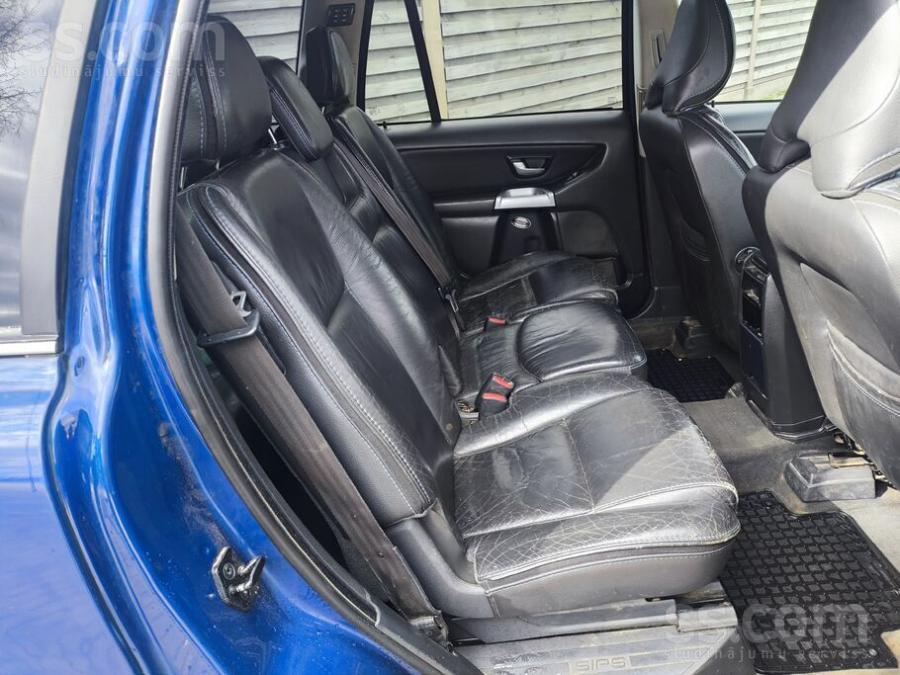Blue Volvo XC90 2006 in Jelgava, with an engine capacity of 2.40 L and mileage of 351 thousand km for 3950 €, photo 8 on AUTOMOTO.COM.LV