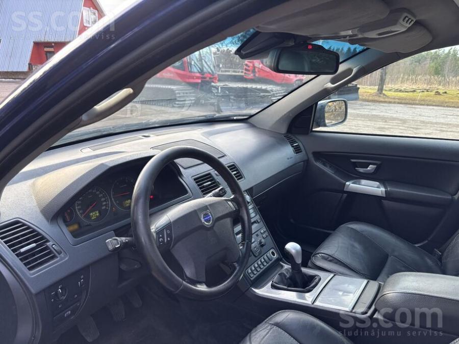 Zils Volvo XC90 2006 Valmiera, ar dzinēja tilpumu 2.40 L un nobraukumu 458 tūkst. km par 3400 €, foto 14 vietnē AUTOMOTO.COM.LV