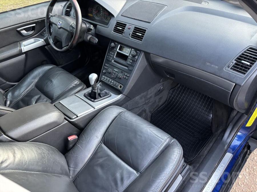 Zils Volvo XC90 2006 Valmiera, ar dzinēja tilpumu 2.40 L un nobraukumu 458 tūkst. km par 3400 €, foto 17 vietnē AUTOMOTO.COM.LV
