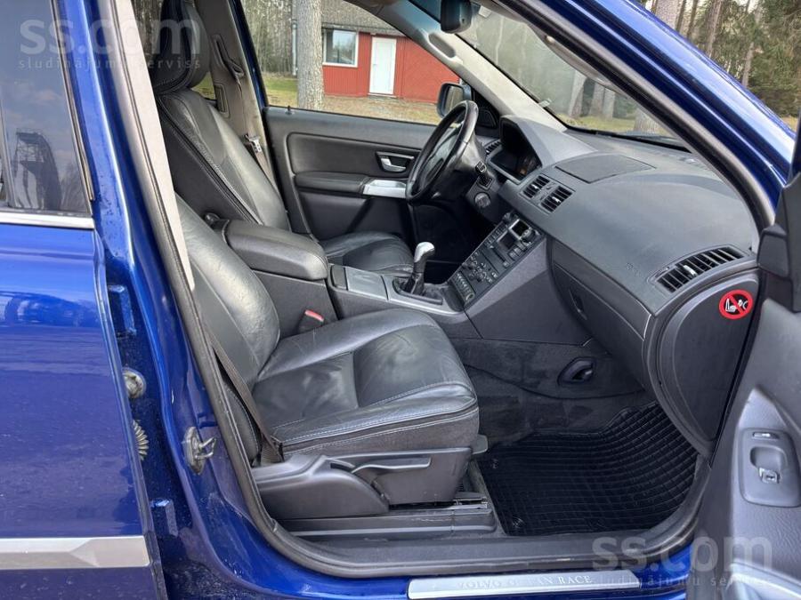 Zils Volvo XC90 2006 Valmiera, ar dzinēja tilpumu 2.40 L un nobraukumu 458 tūkst. km par 3400 €, foto 18 vietnē AUTOMOTO.COM.LV