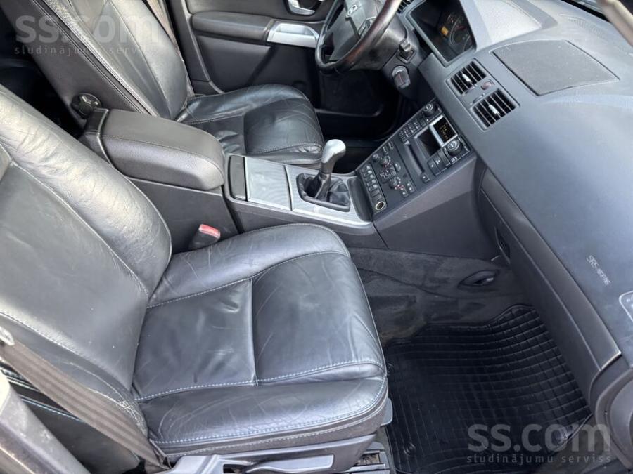 Zils Volvo XC90 2006 Valmiera, ar dzinēja tilpumu 2.40 L un nobraukumu 458 tūkst. km par 3400 €, foto 19 vietnē AUTOMOTO.COM.LV