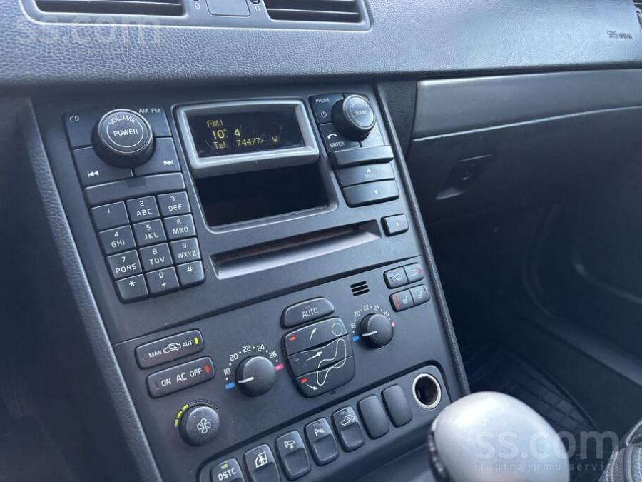 Zils Volvo XC90 2006 Valmiera, ar dzinēja tilpumu 2.40 L un nobraukumu 458 tūkst. km par 3400 €, foto 26 vietnē AUTOMOTO.COM.LV