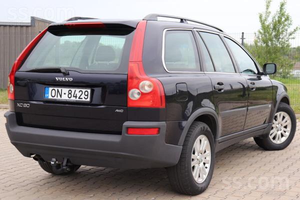 Blue Volvo XC90 2006 in Riga, with an engine capacity of 2.40 L and mileage of 0 thousand km for 5200 €, photo 7 on AUTOMOTO.COM.LV