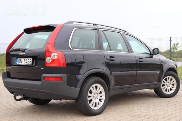 Blue Volvo XC90 2006 in Riga, with an engine capacity of 2.40 L and mileage of 0 thousand km for 5200 €, photo 8 on AUTOMOTO.COM.LV