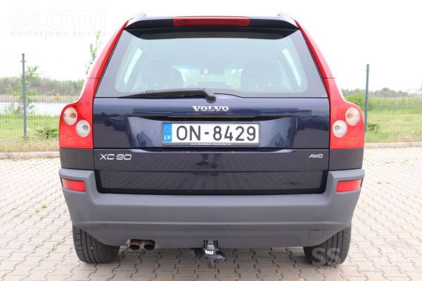Blue Volvo XC90 2006 in Riga, with an engine capacity of 2.40 L and mileage of 0 thousand km for 5200 €, photo 9 on AUTOMOTO.COM.LV
