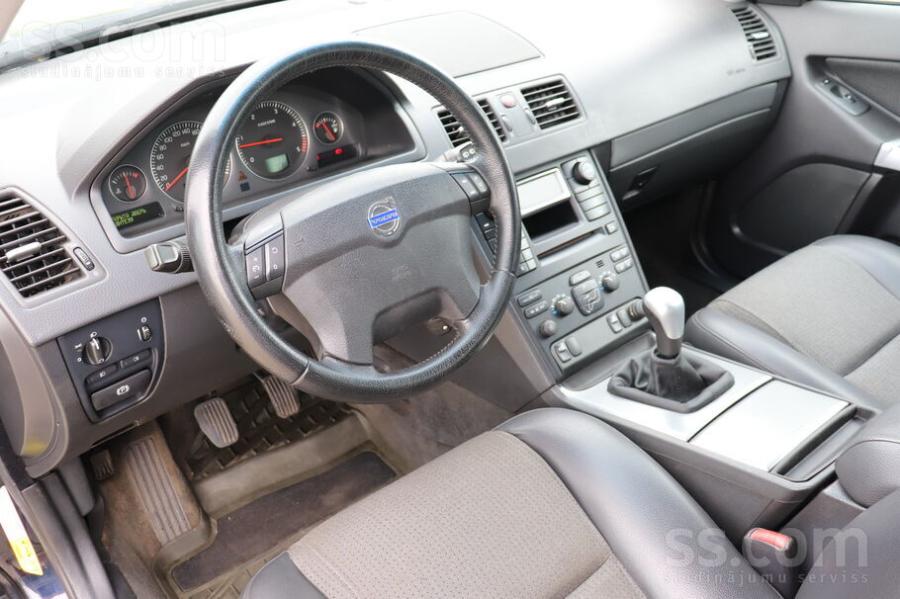 Zils Volvo XC90 2006 Rīga, ar dzinēja tilpumu 2.40 L un nobraukumu 0 tūkst. km par 5200 €, foto 16 vietnē AUTOMOTO.COM.LV