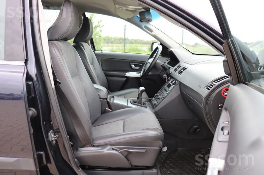 Zils Volvo XC90 2006 Rīga, ar dzinēja tilpumu 2.40 L un nobraukumu 0 tūkst. km par 5200 €, foto 22 vietnē AUTOMOTO.COM.LV