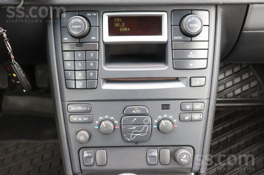 Zils Volvo XC90 2006 Rīga, ar dzinēja tilpumu 2.40 L un nobraukumu 0 tūkst. km par 5200 €, foto 25 vietnē AUTOMOTO.COM.LV