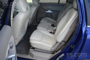 Blue Volvo XC90 2006 in Talsi, with an engine capacity of 2.40 L and mileage of 280 thousand km for 4800 €, photo 9 on AUTOMOTO.COM.LV