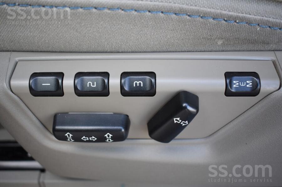 Blue Volvo XC90 2006 in Talsi, with an engine capacity of 2.40 L and mileage of 280 thousand km for 4800 €, photo 15 on AUTOMOTO.COM.LV