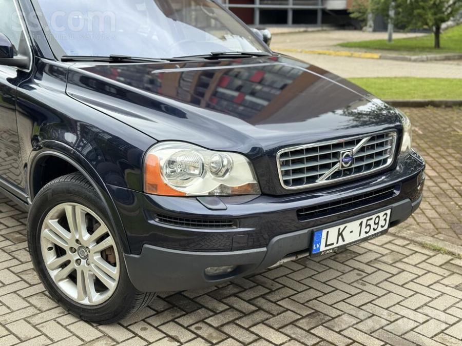 Zils Volvo XC90 2006 Rīga, ar dzinēja tilpumu 2.40 L un nobraukumu 324 tūkst. km par 5690 €, foto 3 vietnē AUTOMOTO.COM.LV
