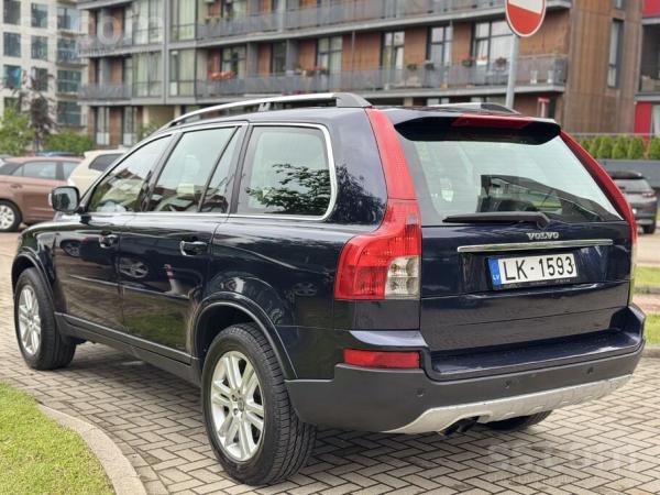 Zils Volvo XC90 2006 Rīga, ar dzinēja tilpumu 2.40 L un nobraukumu 324 tūkst. km par 5690 €, foto 3 vietnē AUTOMOTO.COM.LV