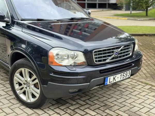 Zils Volvo XC90 2006 Rīga, ar dzinēja tilpumu 2.40 L un nobraukumu 324 tūkst. km par 5690 €, foto 2 vietnē AUTOMOTO.COM.LV