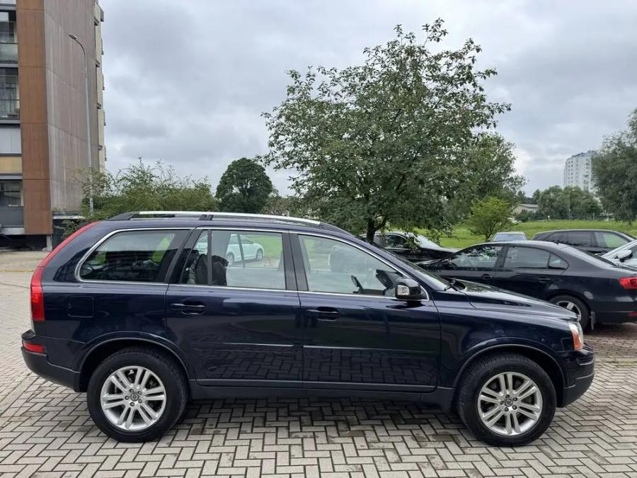 Zils Volvo XC90 2006 Rīga, ar dzinēja tilpumu 2.40 L un nobraukumu 324 tūkst. km par 5690 €, foto 5 vietnē AUTOMOTO.COM.LV