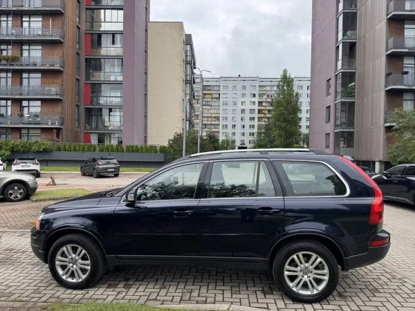 Zils Volvo XC90 2006 Rīga, ar dzinēja tilpumu 2.40 L un nobraukumu 324 tūkst. km par 5690 €, foto 5 vietnē AUTOMOTO.COM.LV