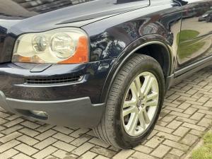 Zils Volvo XC90 2006 Rīga, ar dzinēja tilpumu 2.40 L un nobraukumu 324 tūkst. km par 5690 €, foto 9 vietnē AUTOMOTO.COM.LV